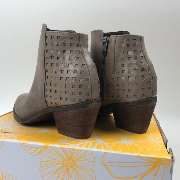 Yellow Box | Shoes | New Yellow Box Woven Back Ankle Booties Darma ...